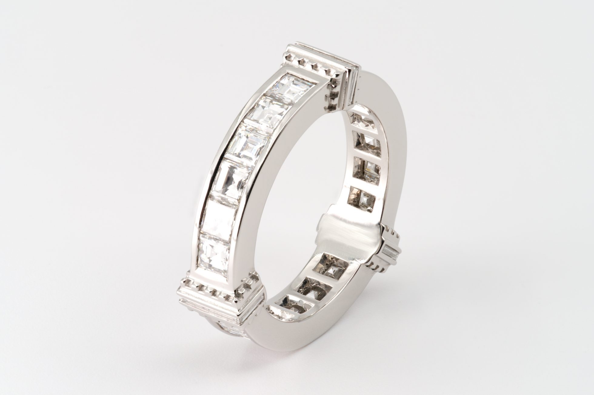 Pillar Eternity Ring Platinum Majestic
